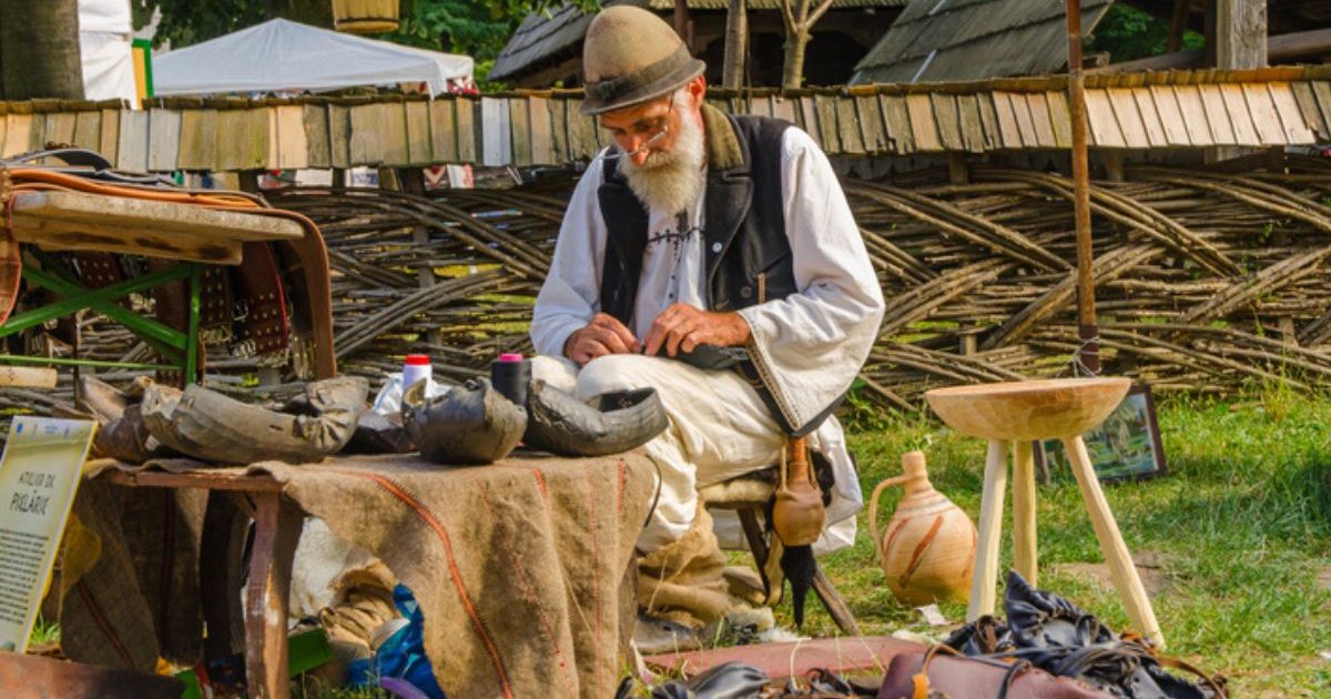 Top 10 cele mai faine proverbe românești despre omenie - Fain si Simplu